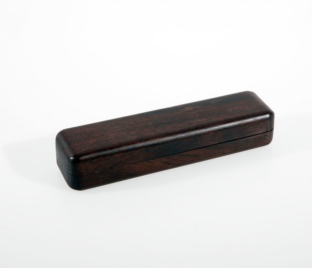 Red Ivory Pen Box - HAUT